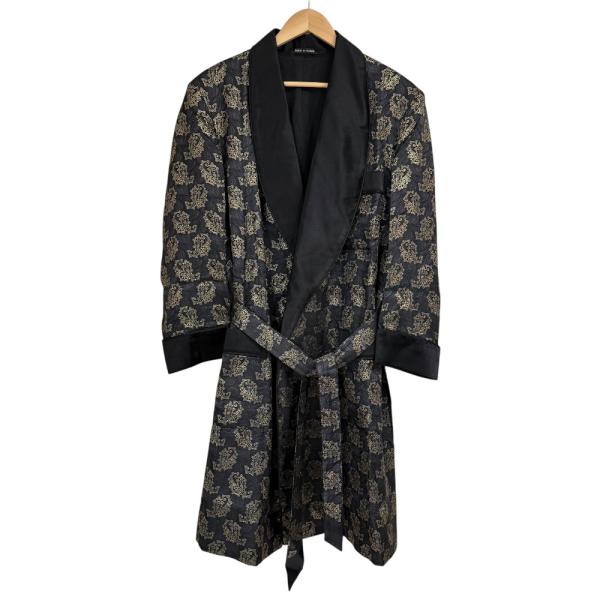 【商品名】ZILLI ジリー ペイズリー柄 刺繍 オープンフロント ベルテッド ガウンコート ブラック【ブランド】ZILLI ジリー【対象】メンズ【ランク】SA ※若干の使用感はあるが、全体的に状態の良い商品【カラー】ブラック ゴールドカラ...