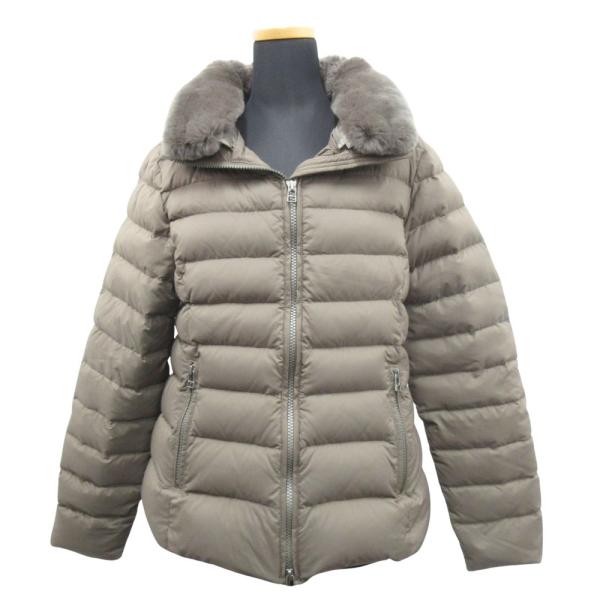 【商品名】FERVOR フェーバー 2way ダウン ジャケット ブルゾン ロゴ プレート ラビットファー 大きいサイズ 42 カーキ【ブランド】FERVOR フェーバー【対象】レディース【ランク】A ※使用感はあるが、傷や汚れの少ない商品...