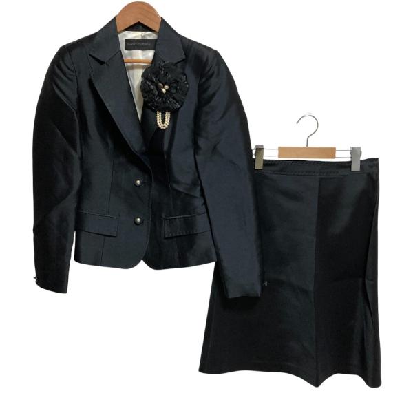 【商品名】CHARLES JOURDAN シャルルジョルダン シルク100％ コサージュ付き ジャケット スカート スーツ セットアップ サイズ36 ブラック【ブランド】CHARLES JOURDAN シャルル・ジョルダン【対象】レディース...