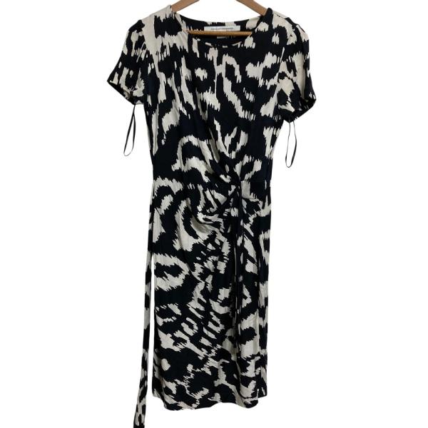 【商品名】DIANE von FURSTENBERG ダイアンフォンファステンバーグ シルク100％ ドレープドレス ワンピース サイズ2 ブラック ホワイト【ブランド】DIANE VON FURSTENBERG ダイアンフォンファステンバ...