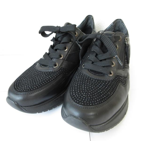 【商品名】Gabor ガボール コンフォート サイドジップ ラインストーン ローカット スニーカー 4.5 24cm相当 ブラック【ブランド】Gabor ガボール【対象】レディース【ランク】SA ※若干の使用感はあるが、全体的に状態の良い商...