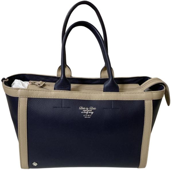 【商品名】ADMJ エーディーエムジェイ アクセソワ バイカラーファスナー トートバッグ ネイビー ベージュ【ブランド】ADMJ エー.ディー.エム.ジェー【対象】レディース【ランク】SA ※若干の使用感はあるが、全体的に状態の良い商品【カ...