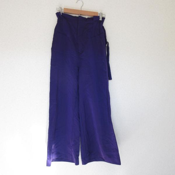 【商品名】UN3D. アンスリード TACK H/W WIDE PT ベルト付き ハイウエスト タック ワイドパンツ 36 パープル【ブランド】UN3D. アンスリード【対象】レディース【ランク】SA ※若干の使用感はあるが、全体的に状態の...