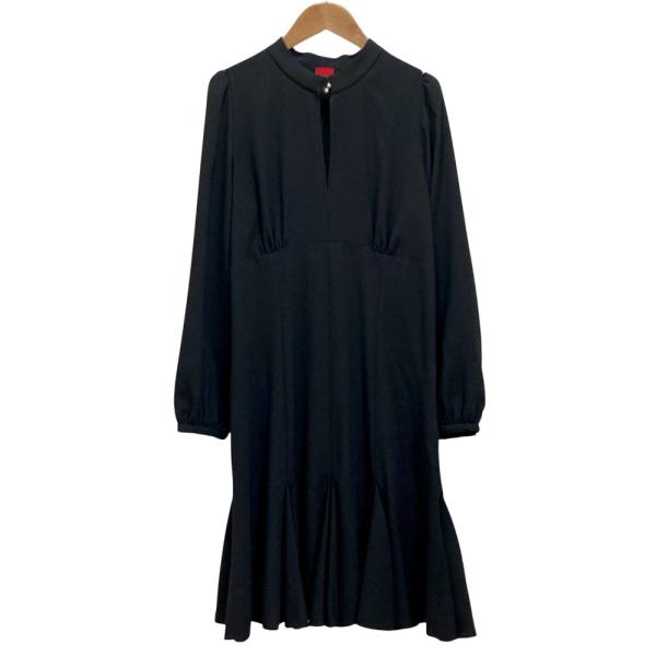 【商品名】HUGO BOSS ヒューゴボス Kahera ボタン付きスタンドカラー クレープドレス ワンピース IT44 ブラック【ブランド】HUGO BOSS ヒューゴボス【対象】レディース【ランク】SA ※若干の使用感はあるが、全体的に...