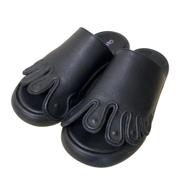 【商品名】CAMPERLAB カンペール Pelotas Flota スライドサンダル サイズ38 約24cm ブラック【ブランド】CAMPER カンペール【対象】レディース【ランク】SA ※若干の使用感はあるが、全体的に状態の良い商品【カ...