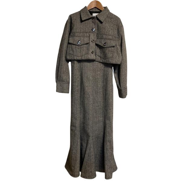 【商品名】AND COUTURE アンドクチュール ヘリンボーン クロップドジャケット ワンピース アンサンブル 38 グレー【ブランド】And Couture アンドクチュール【対象】レディース【ランク】SA ※若干の使用感はあるが、全体...