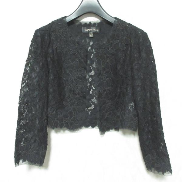 【商品名】TADASHI SHOJI タダシショージ クロップド ノーカラー レース ジャケット ボレロ 2 ブラック【ブランド】TADASHI SHOJI タダシショージ【対象】レディース【ランク】SA ※若干の使用感はあるが、全体的に状...