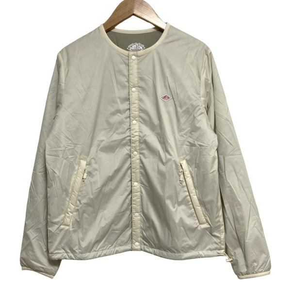 【商品名】26SS DANTON ダントン INSULATION COLLARLESS JACKET インサレーション カラーレスジャケット DT-A0632 Sサイズ トープ ベージュ【ブランド】Danton ダントン【対象】レディース【...