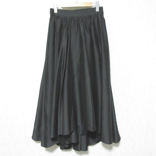 【商品名】25SS ORR オル イージー ロング フレア ギャザースカート M ブラック【ブランド】ORR オル【対象】レディース【ランク】SA ※若干の使用感はあるが、全体的に状態の良い商品【バイヤーコメント】2025年春夏モデルになり...