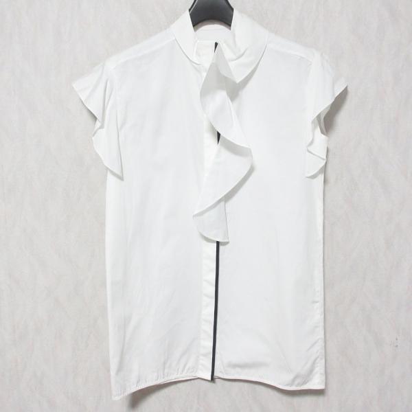 【商品名】VICTORIA BECKHAM ヴィクトリアベッカム バンドカラー フリルブラウス シャツ SHVV 128B PSS19 US0 ホワイト【ブランド】Victoria Beckham ヴィクトリアベッカム【対象】レディース【ラ...