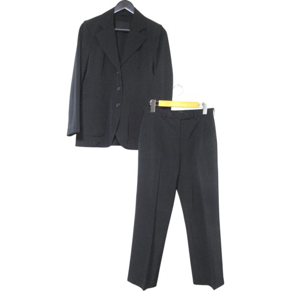 【商品名】PRADA プラダ テーラードジャケット+スラックスパンツ スーツ セットアップ サイズ42/40 ブラック【ブランド】PRADA プラダ【対象】レディース【ランク】SA ※若干の使用感はあるが、全体的に状態の良い商品【カラー】ブ...