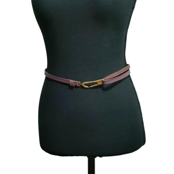 【商品名】Dries Van Noten ドリスヴァンノッテン レザー パープルステッチ ナローベルト 箱付き 80cm ブラウン【ブランド】DRIES VAN NOTEN ドリスヴァンノッテン【対象】レディース【ランク】SA ※若干の使用...