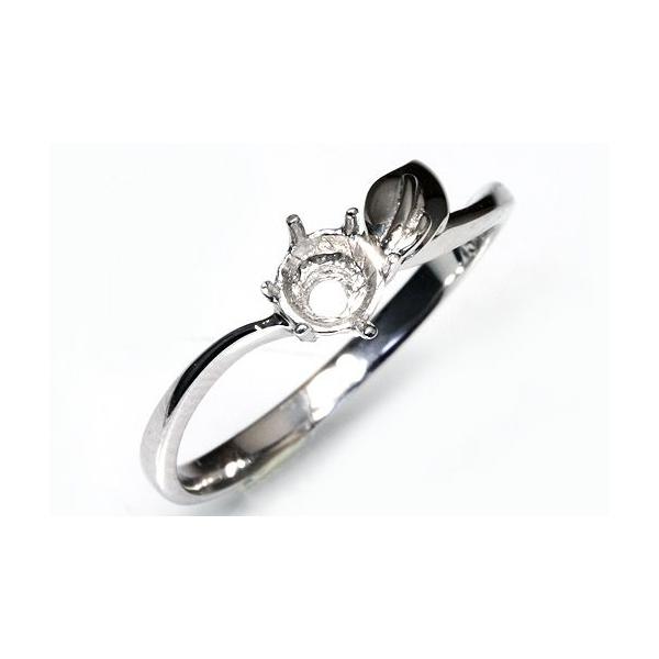 この枠にはラウンド直径4.5ミリ（誤差0.2ミリ）のルースを留めることが出来ます。○ルース形状：ラウンド○ルースサイズ：φ4.5ミリ○素材：選択してください。○重量：約1.3グラム（ＳＶ925の場合）○要リングサイズ※メール便不可※受注後に...