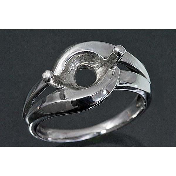 ２点留めの横置きデザイン。ルースが大きく見えて映えます。この枠にはオーバル9ミリ×7ミリ（誤差0.3ミリ）のルースを留めることが出来ます。○ルース形状：オーバル○ルースサイズ：9ミリ×7ミリ○素材：選択して下さい。○重量：約3.1グラム○要...