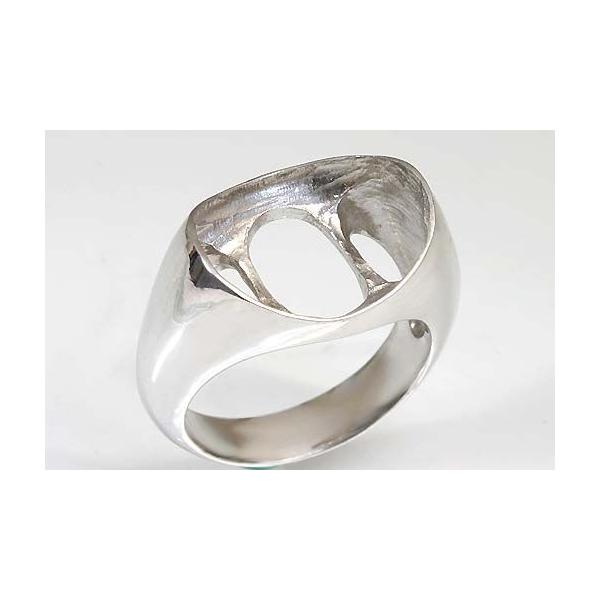 シンプルなタンクリングです。大きなサイズのルースに対応。カボションでもカットでもOKです。この枠にはオーバル型の14ミリ×11ミリ（誤差0.2ミリ）のルースを留めることが出来ます。○ルース形状：オーバル○ルースサイズ：14ミリ×11ミリ○素...