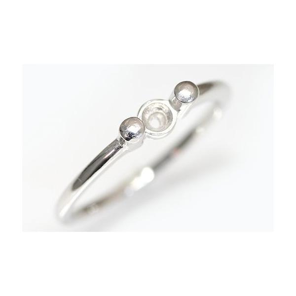 シンプルな２点留めのリングです。この枠にはラウンド直径4ミリ（誤差0.2ミリ）のルースを留めることが出来ます。○ルース形状：ラウンド○ルースサイズ：φ4.0ミリ○素材：選択してください。○重量：約1.4グラム○要リングサイズ※メール便不可※...