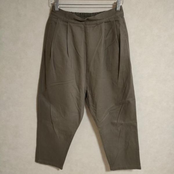 L234519-1952081-29    Lintu Laulu タック イージーワイドテーパード サイズF チノパンツ カーキ リントゥラウル 4-0320G 234519【参考ランク】A【全体の印象】使用感が少なく全体的に綺麗に感じら...