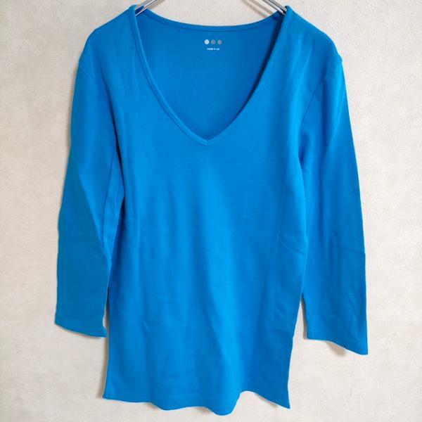 L241778-19130823-19    three dots 七分袖 Vネック コットン サイズS カットソー ライトブルー スリードッツ 4-0730M 241778【参考ランク】B【全体の印象】使用感・ダメージがあります。※詳しい...