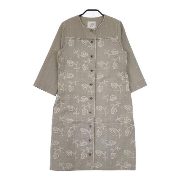 L263261-920008-69    Sally Scott 刺繍 お花 ノーカラー 7AR コート ベージュ サリースコット 5-0619M 263261【参考ランク】A-B【全体の印象】やや使用感はありますが、全体的な印象としては綺...