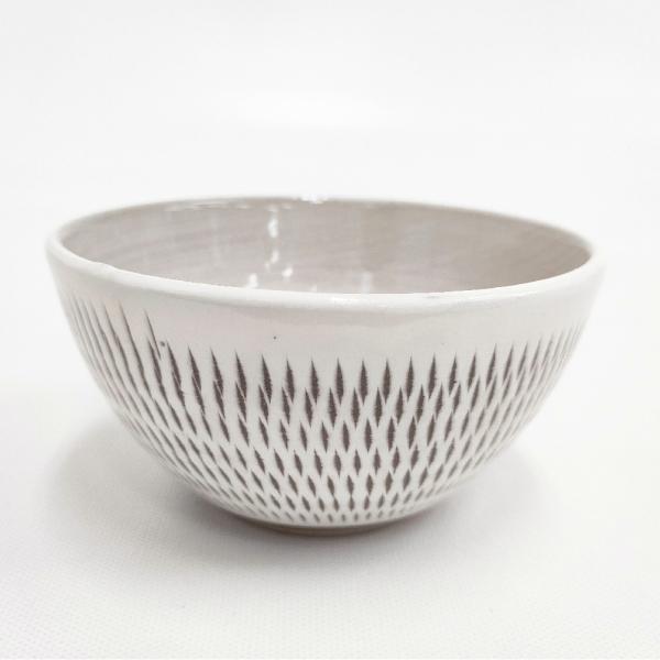 L263522-92008-19    小石原ポタリー スープボウルS 3BS 小石原焼 食器 ホワイト ブラウン 5-0605G 263522【参考ランク】A【全体の印象】使用感が少なく全体的に綺麗に感じられます。※詳しい商品説明は下部に...