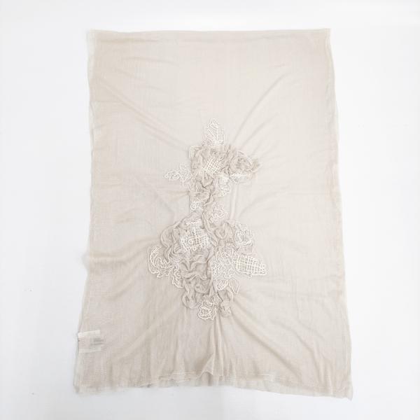 L267048-91008-19    chocolatier par MULTIPLE MARMELADE マルティプルマーマレード チュール レース 刺繍 シルク ストール ベージュ 5-0913G 267048【参考ランク】A【全体の...