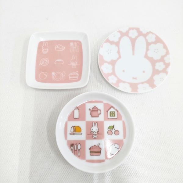 L274951-91048-19    miffy みっふぃー桜きっちん 豆皿 3点セット 皿 ピンク ホワイト ミッフィー 6-0204G 274951【参考ランク】A【全体の印象】使用感が少なく全体的に綺麗に感じられます。※詳しい商品説...