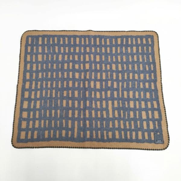 L277212-936008-79    mina perhonen sora check ひざ掛け ブランケット ブラウン グレー ミナペルホネン 5-1215T 277212【参考ランク】A-B【全体の印象】やや使用感はありますが、全体...