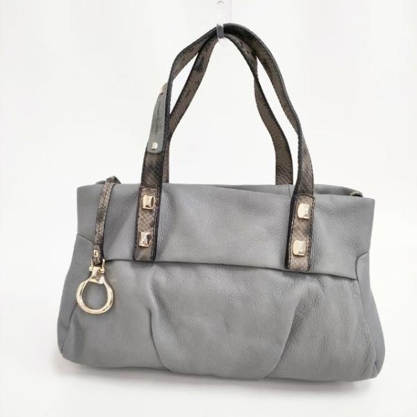 L277353-93908-39    FRANCESCO BIASIA レザー 牛革 トートバッグ グレー フランチェスコ・ビアジア 6-0312G 277353【参考ランク】A-B【全体の印象】やや使用感はありますが、全体的な印象として...