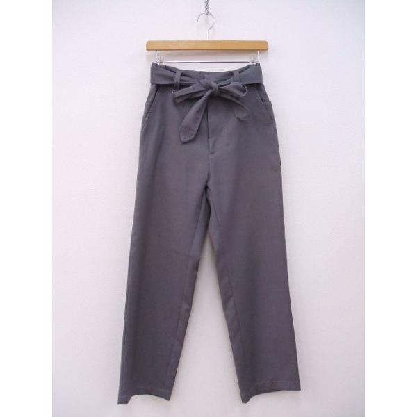 MF87271-926008-79    SYU. HOMME ベルト付き パンツ グレー メンズ シュウ 2-0328M F87271【参考ランク】B【全体の印象】使用感が見受けられますが、使用する上で支障となるような大きなダメージではな...