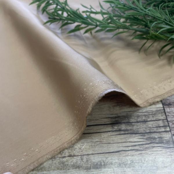 ★表示されている金額は長さ50cｍあたりの価格です★長さを50cm単位で延長が可能です。※数量1＝50cm/数量3＝1.5m ※ご希望ｍ数量をご購入下さいませ。【素材】コットン60％キュプラ40％ 【色】 ベージュ【サイズ/厚さ】 幅135...