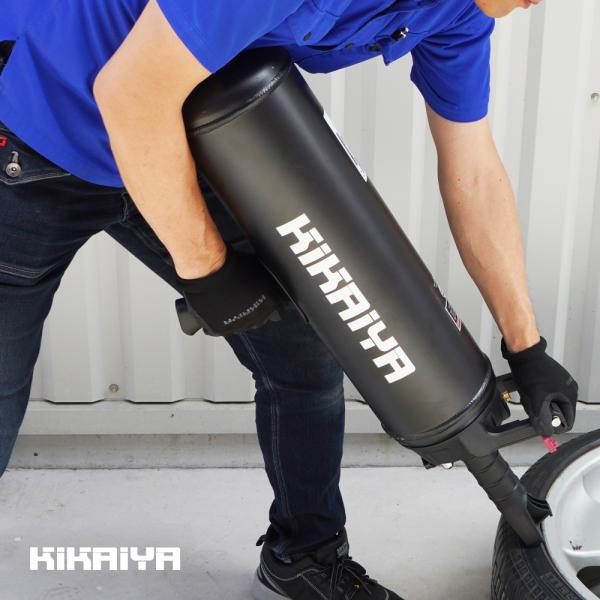 【仕様・状態】■サイズ:（約）直径170×全長820mm■タンク容量:12L■エアー接続口:1/4オスタイプ■使用圧力:0.6〜0.8Mpa（6〜8Bar）　最大／1.0Mpa（10Bar）■材質:本体／アルミニウム　ノズル・グリップ／プラ...