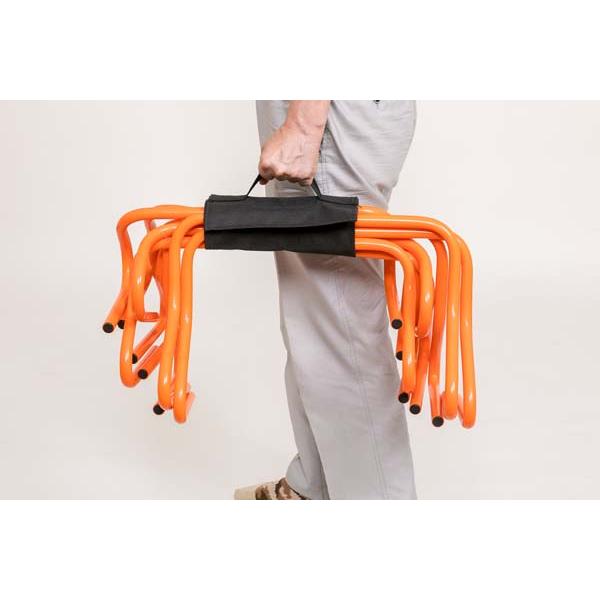 ミニハードル用キャリーミニハードル5~10台を簡単にまとめて運べます。面ファスナーでしっかりと保持します。取っ手が付いているので、かさばるハードルを楽に持ち運べます。※画像のハードルは別売りです。●寸法/幅340mm×高さ240mm　●材質...