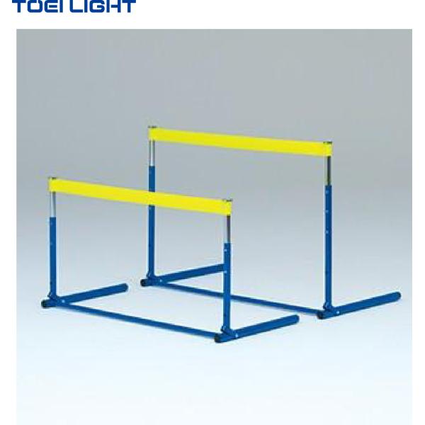 個人宅様への配送が不可の為、お届け先は屋号でお願いいたします。ゴムバー使用で恐怖感を抑制し、おもいきった跳躍が行える教材タイプ●小学校向●折りたたみ式●重さ/3kg●材質/フレーム:スチール、バー:ゴム●4段階調節式(44・52・60・68...