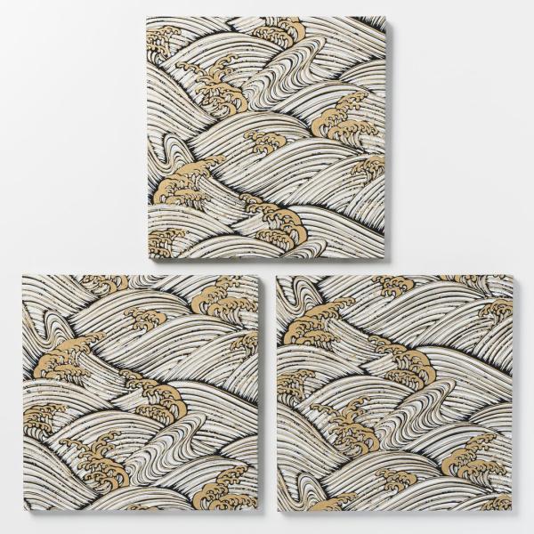 着物をリメイクした、モダンなファブリックパネルです。白・黒・金で描かれた荒々しい波が力強く印象的で、海外の方への日本土産としてもお勧めです。サイズ：縦30cm、横30cm重量：約400g材質：木材（防臭・抗菌加工済み）、絹■こだわりポイント...