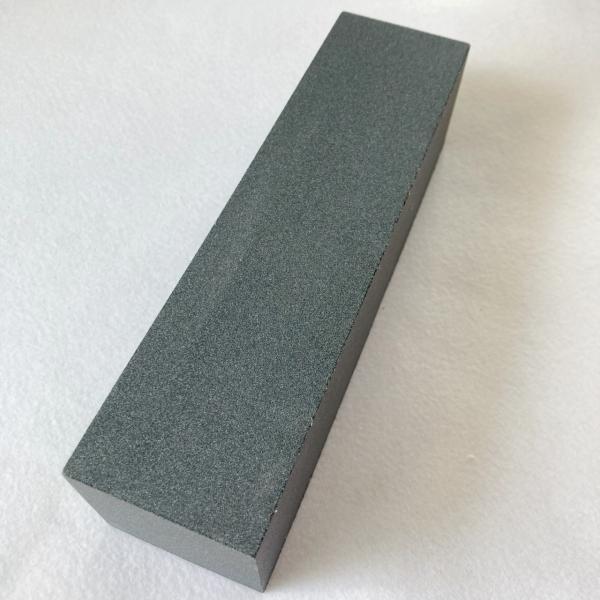 ナニワ研磨工業 高級金剛角砥石 #120 C角二丁掛215mm×55mm×55mm製造過程において寸法が1〜2mmズレたためアウトレット品扱いとなっています。見た目は新品同様で、性能にも問題ありません。ただ、箱はついておりませんので、プチプ...