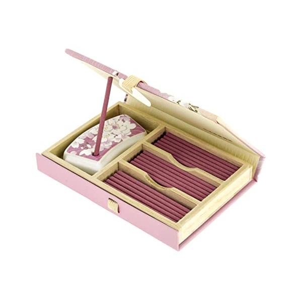 ・ブラウン 普通 37122・内容量:36本、桜香立・サイズ(外装):幅75*高108*奥行18(mm)・宇野千代のメッセージを託したアロマ香です。