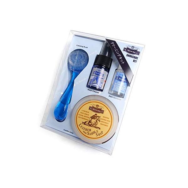 革靴水洗い用キット・無色 Free Size 4666・・Size:Free SizeColor:無色・こんな時にご使用ください 1.雨でシミができてしまった時や革靴の表面に白い粉(塩分)が吹き出てきた時。 【効果】雨ジミや表面の塩分をきれ...