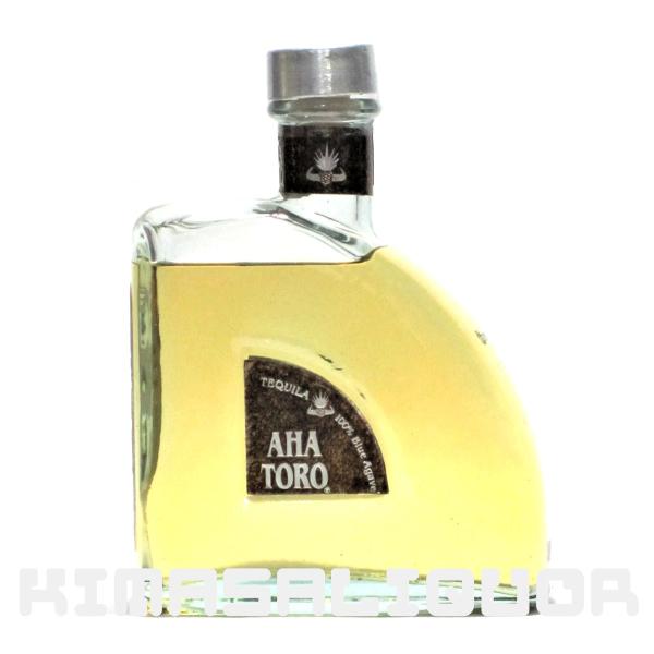 アハトロ レポサドは、メキシコのハリスコ州ロスアルトス南部で造られるテキーラです。アガベをタオナ（石臼）で搾汁し、木製タンクで自然発酵させた後、銅製単式蒸留器で2回蒸留されます。レポサドはアメリカンオーク樽で2ヶ月から12ヶ月熟成され、フレ...