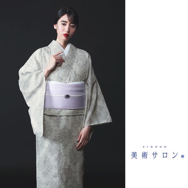 素材・技法の原点から和の形にこだわり新たな和の形を表現するブランド「美術サロン」による浴衣です。天然素材ならではの優しく気品のある風合いが、次の時代の大人の和を表現します。■ちぢみについてちぢみは織り上げた生地を手で揉みこむことにより、独自...