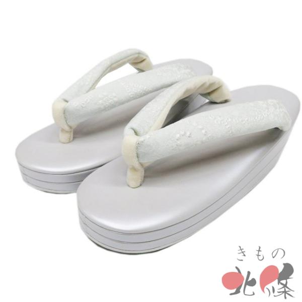 サイズ 22cm商品ランク A未使用の綺麗なお品物です。一部商品は実店舗・他サイトでも並行して販売しておりますので売り切れの際はご了承ください。kuho-※着用シーンにより、和装小物（帯締め/帯揚げ/草履バッグ）や帯/着物の組み合わせが変わ...