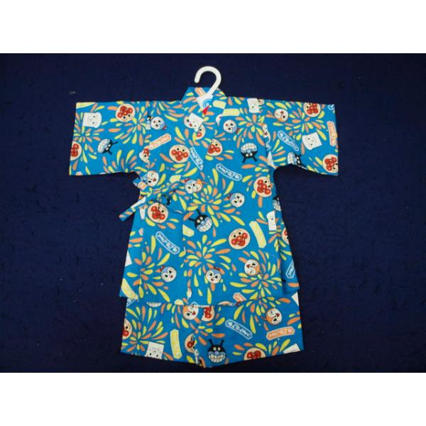 お子様に大人気のアンパンマン甚平です夏祭りや花火大会に夏には大活躍のです＜サイズ＞90サイズ　身長90cm　体重13kg＜素材＞綿100％レターパックライトでの発送となります（１点のみ）レターパック発送は日時指定・代引きはできません接写の加...