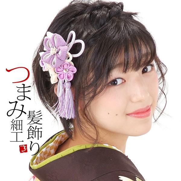 つまみ細工のお花のコームとUピンの髪飾り2点セットです。振袖などの華やかなお着物に合わせて、成人式、結婚式などの晴れやかな席に。卒業式の袴にも。【商品内容】髪飾り2点【カラー】コーム髪飾りは、淡い青藤色の大きめのつまみのお花を中心に、淡い青...