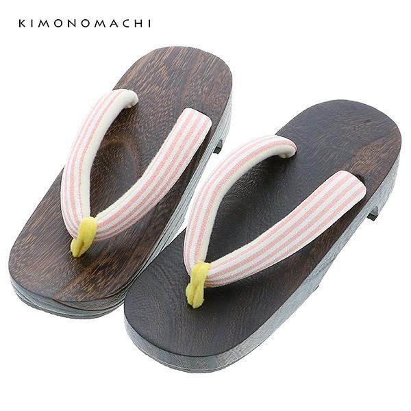 京都きもの町オリジナルの女性下駄です。台は焼桐で、汚れにくく、鼻緒は裏地がふわふわですので、擦れて痛くなりにくい下駄です。また、ゴム底なので、滑りにくく安心です。浴衣に合わせて、オシャレな下駄を合わせてみてはいかがでしょうか。◆下駄は、履き...