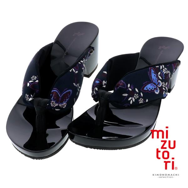 はきもののプロ、水鳥工業／げたのみずとりが作る履き心地の良い下駄です。mizutori-originaljapanesegeta-足裏にフィットするように施されたオリジナルの彫りと、クッション性のある鼻緒による履き心地の良さ。そして、現代の...