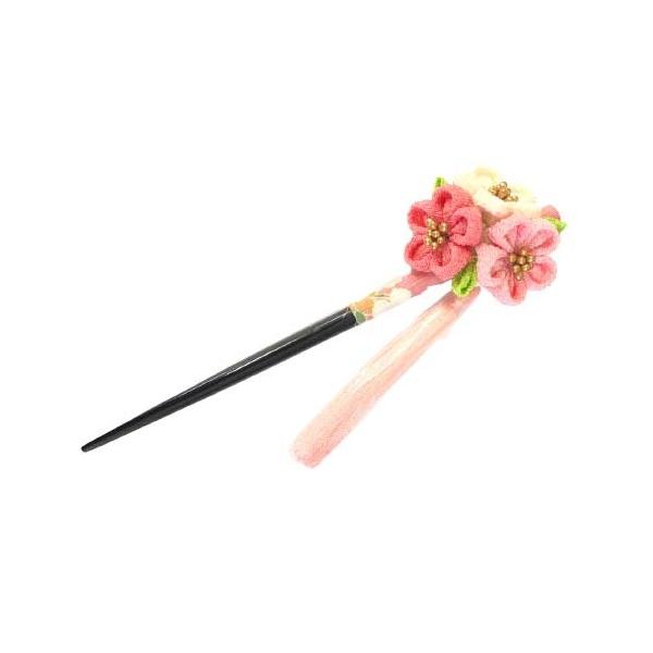素材 ちりめんサイズ 全長：約17cm飾り部分(花)：約5cm注意 ※商品の撮影には最大限注意を払っておりますが、閲覧時のモニター環境によりましては実際の商品と若干違うお色味に映ることもございます。かんざし 髪飾り おしゃれ つまみ細工 花...