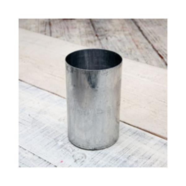 キャンドル製作用に必要な専用のアルミ製の型（モールド）です。高さ 16.5cm x 幅 10cm　のキャンドルが作れます。・ワックスが漏れる場合は、ワックスを注いだ後に、型の底面を水に浸すようにしてください。・キャンドルを抜く際に叩くと変形...