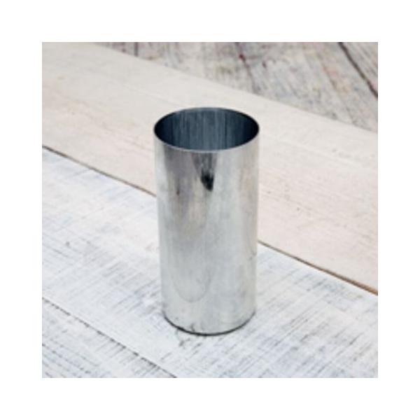 キャンドル製作用に必要な専用のアルミ製の型（モールド）です。高さ 16.5cm x 幅 7.5cm　のキャンドルが作れます。・ワックスが漏れる場合は、ワックスを注いだ後に、型の底面を水に浸すようにしてください。・キャンドルを抜く際に叩くと変...