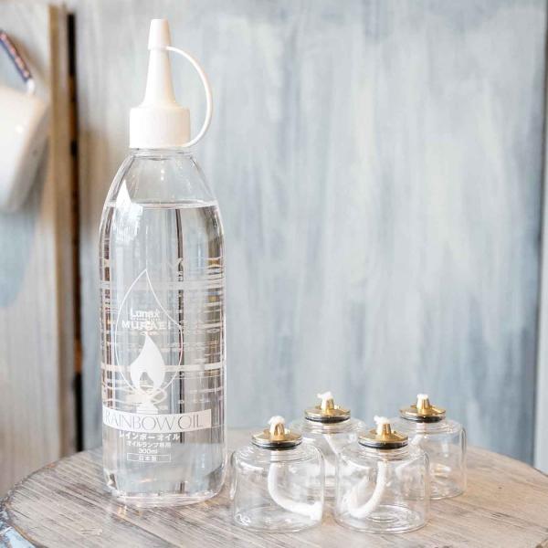 オイルランプ専用ガラス容器です。オイルランプ用の芯、オイルがセットになっています。ボタニカル素材を入れて今話題のハーバリウムランプをお作りいただけます。■サイズ　高さ約4.2cm x 幅約4cm■オイル容量　300ml◆燃焼時間　約6時間※...