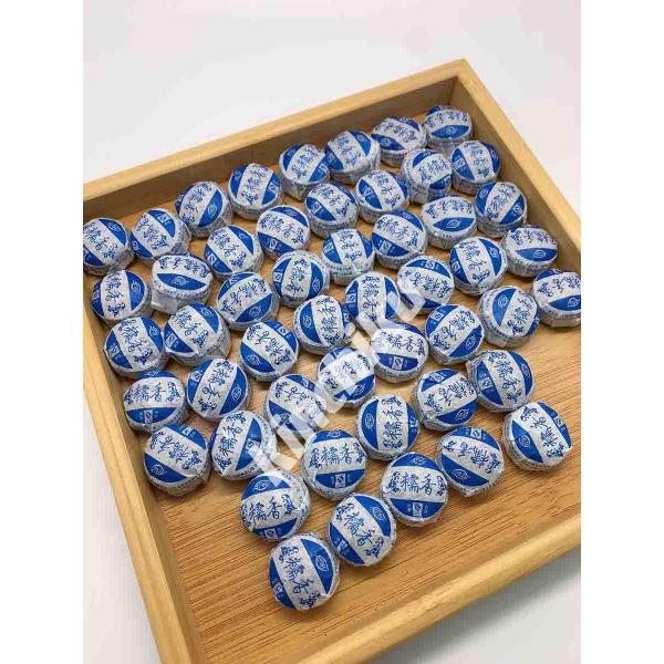 雲南省 プーアル茶 糯香小沱茶 　50コ入り★お湯は必ず、沸騰直後のもの(100度)を使ってください。★あらかじめ茶器はお湯で温めておきます★紙をむいて茶葉をポットに入れ、茶葉１個に対し、500ml約3回取れます（お好みでお湯の量を調節して...