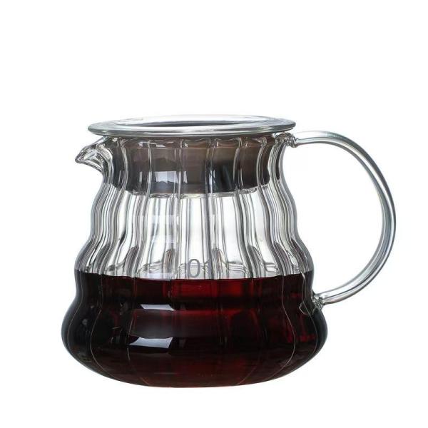 ゴム製の蓋：ガラス製のコーヒーサーバーにはゴム製の蓋が付いており、セラミック製のドリッパーを支えるのにも適しています。耐熱性：ガラスコーヒーサーバーは実用的であるため耐熱性があり、あなたのニーズを満たします。お手入れが簡単：ガラス製のコーヒ...